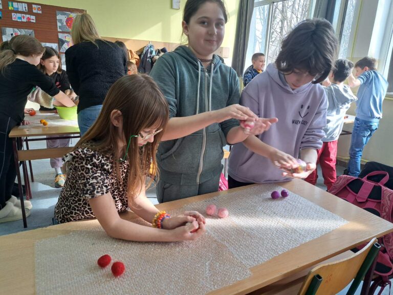 Projekat "Pustovanje vune" u Bajićevoj školi (Video+Foto) - Sremska ...